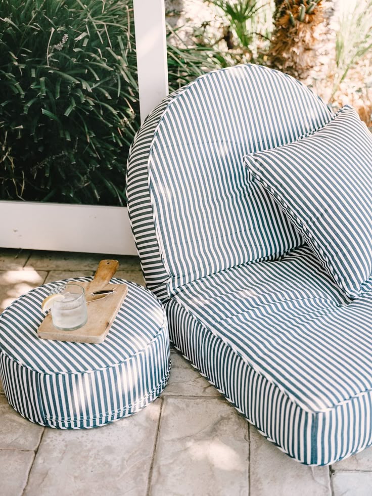 Outdoor Cushion Materials That Beat Rain & Sun